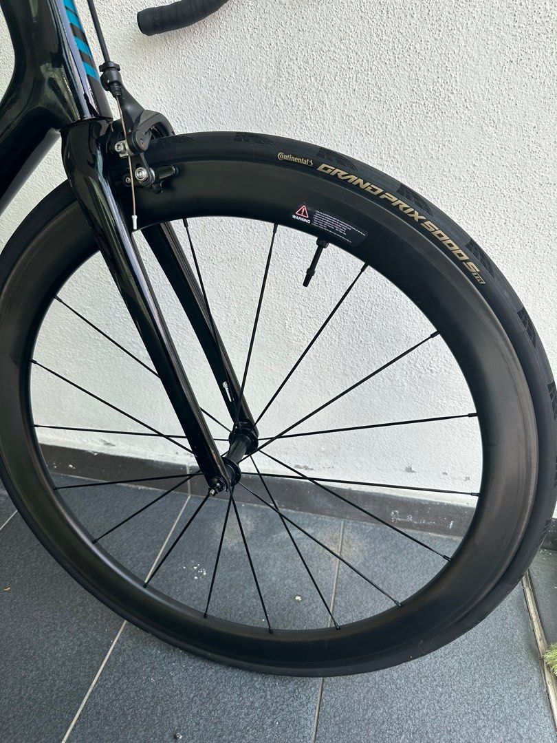 Giant TCR KOM, Sports Equipment, Bicycles & Parts, Bicycles on Carousell