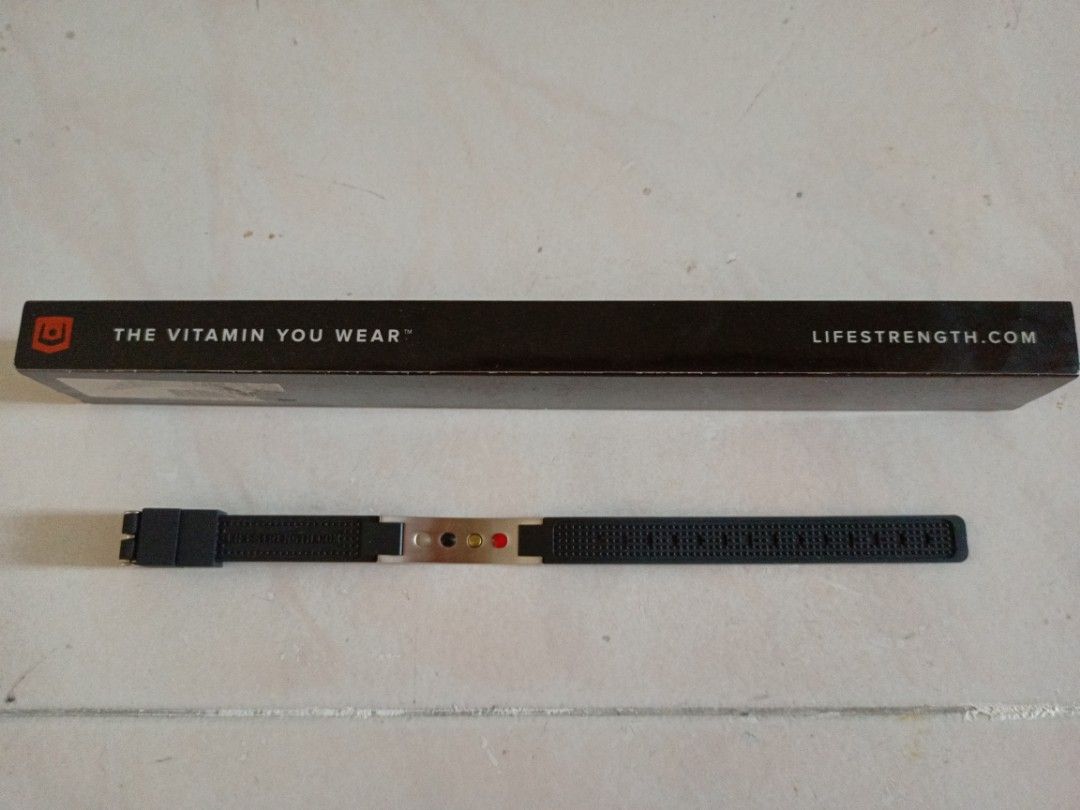Life strength Wristband The Vitamin you wear, Health & Nutrition ...