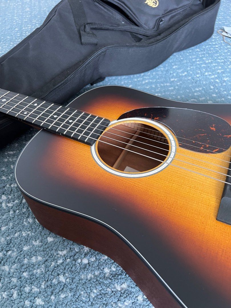 Martin D Jr-10E Burst Satin W/Gig bag, Hobbies & Toys, Music & Media ...