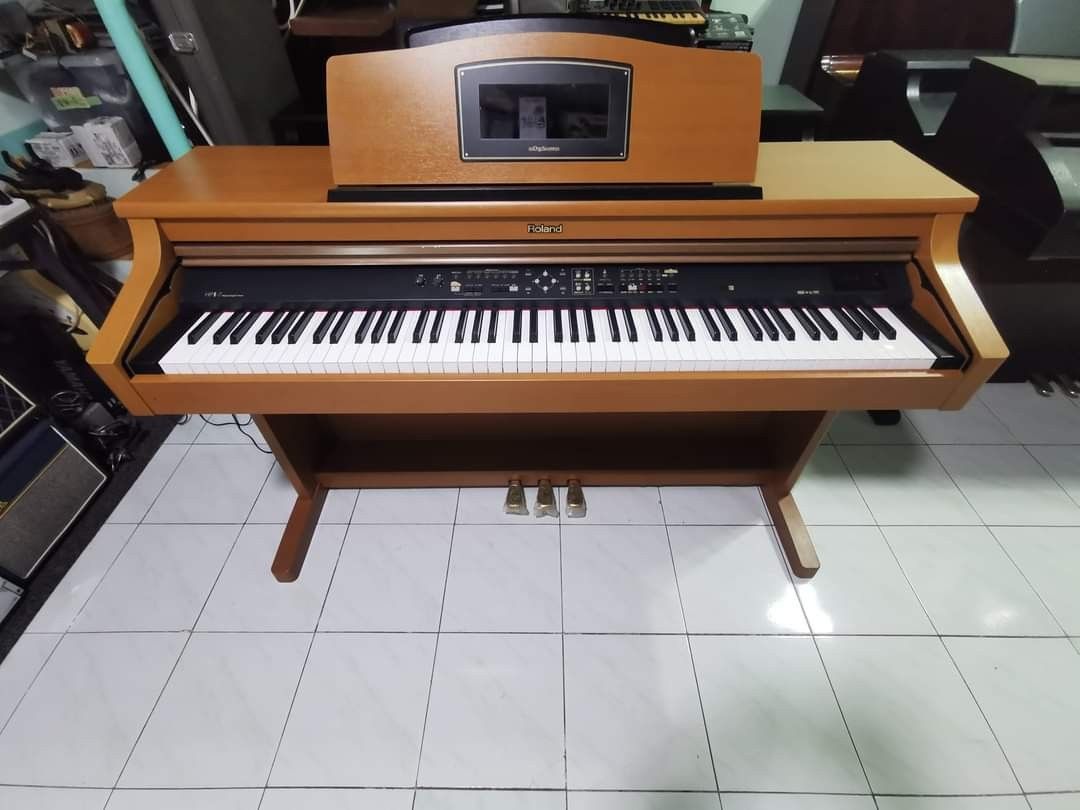 Roland hpi7 intelligent piano on Carousell