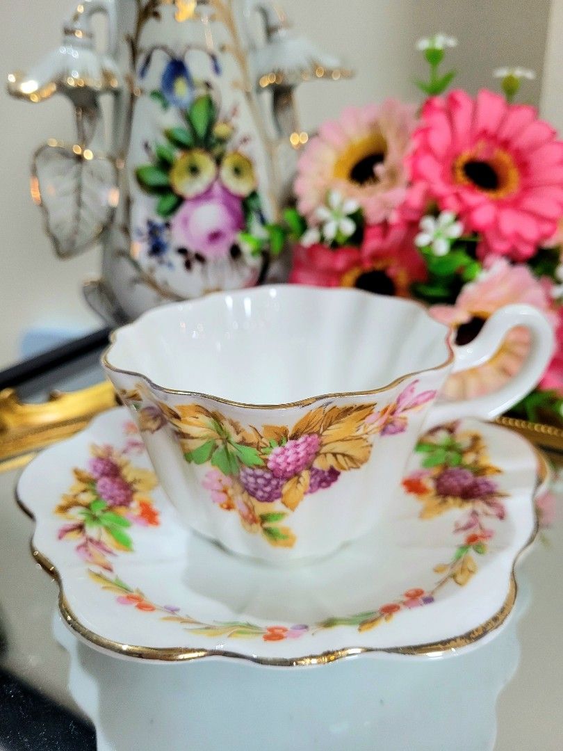 Royal Stuart Bone china Made in England, Hobbies & Toys, Memorabilia ...