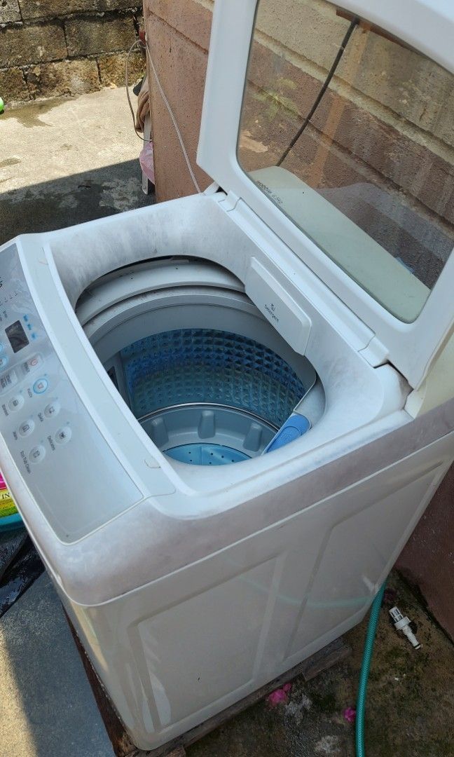 Samsung wobble washing machine on Carousell