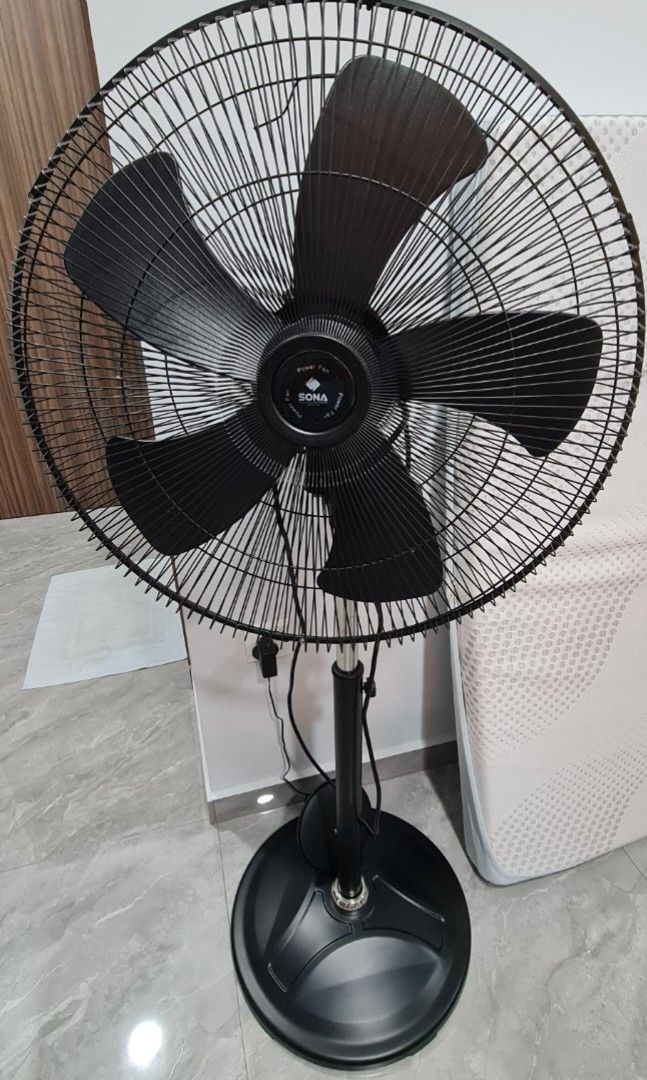 Sona 20" Power Stand fan, Furniture & Home Living, Lighting & Fans ...