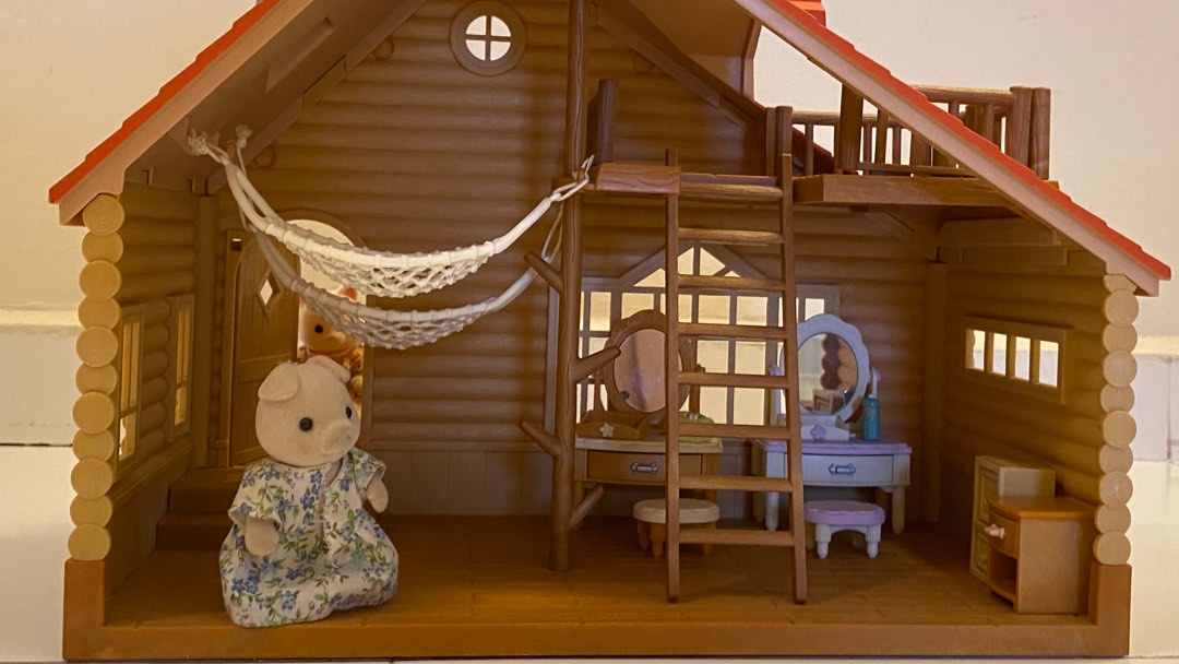 Sylvanian Family Log Cabin, Hobbies & Toys, Toys & Games on Carousell