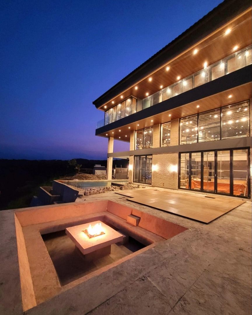 Tagaytay Brand new house and lot with helipad , with full view of Taal ...