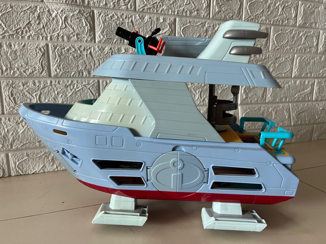 The Incredibles 2 Hydroliner Boat - Mr Incredible Disney Pixar ...