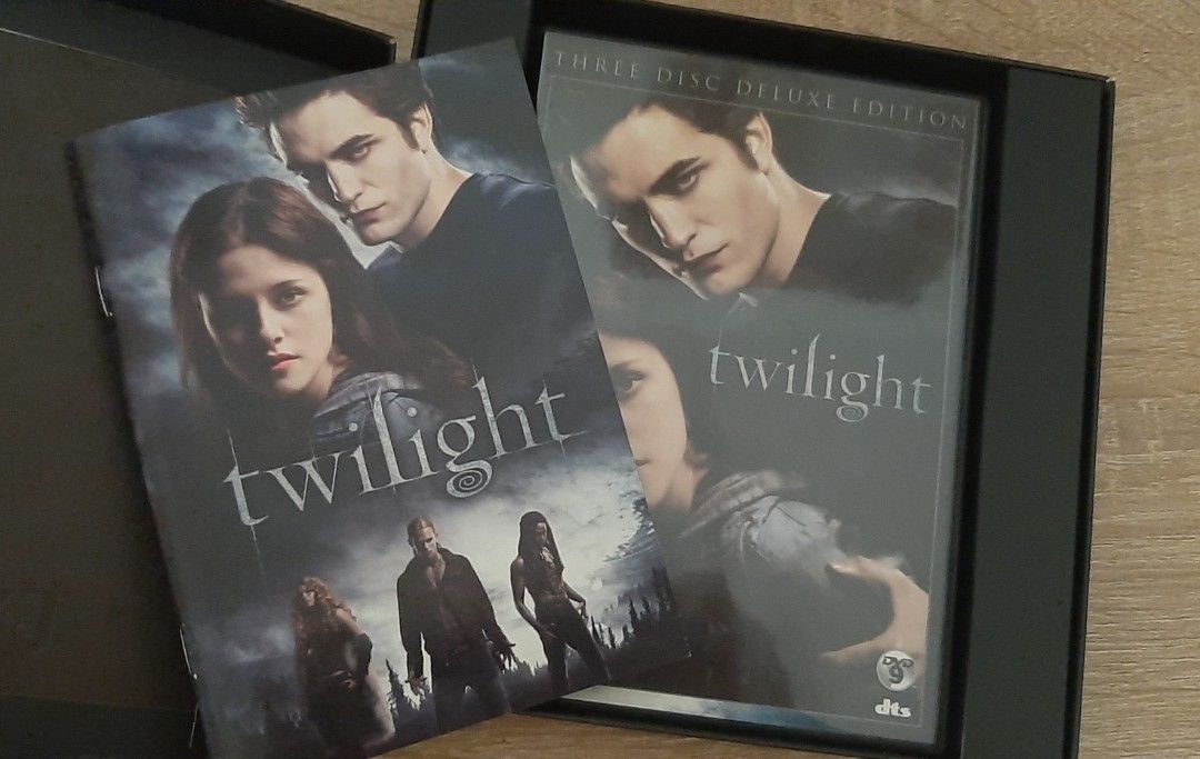 TWILIGHT DVD - 3 DISC DELUXE EDITION, Hobbies & Toys, Music & Media ...