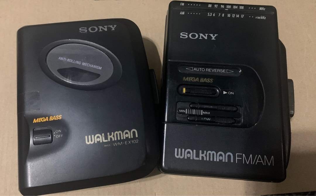 Walkman Set on Carousell