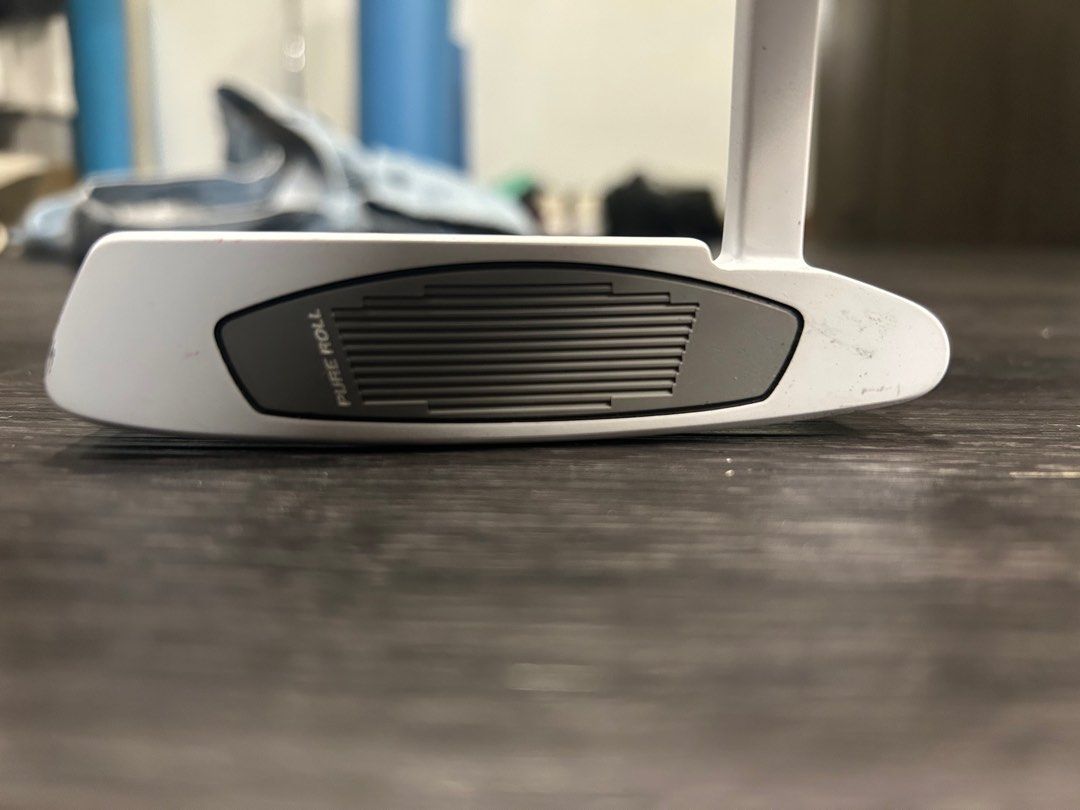 34 Inch Taylormade White Smoke Putter, Sports Equipment, Sports & Games ...