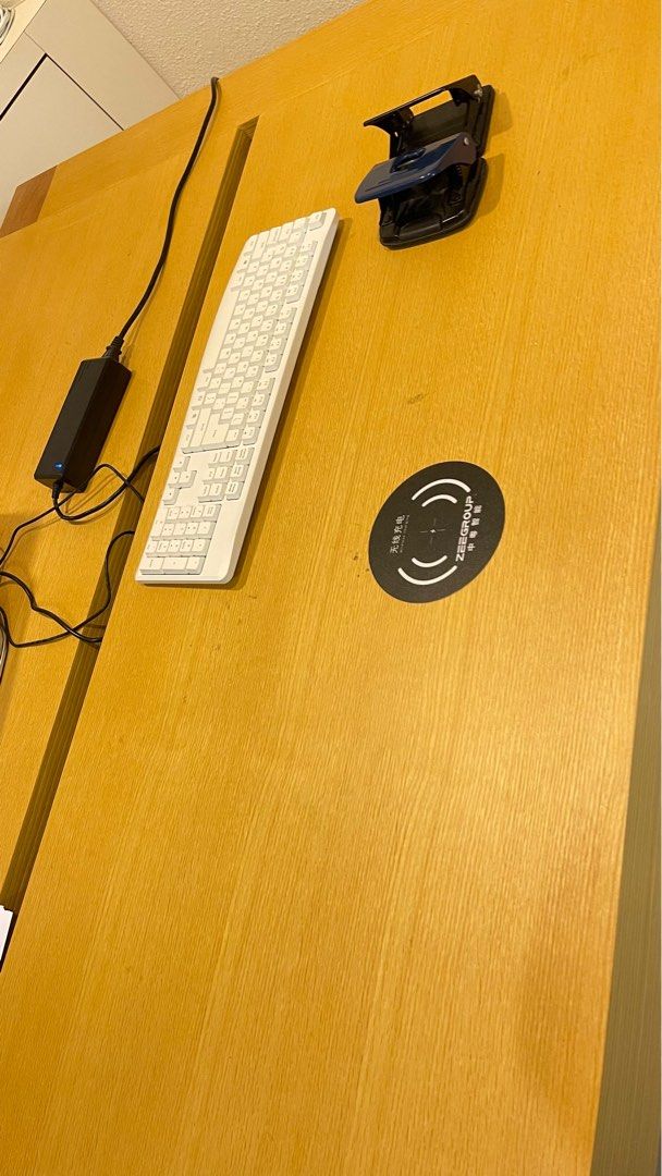 apple.store tables, Furniture & Home Living, Furniture, Tables & Sets ...