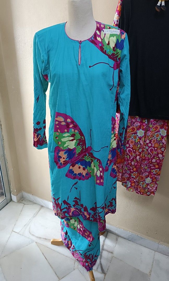 Baju Kurung Corak Rama-rama, Women's Fashion, Muslimah Fashion, Baju ...