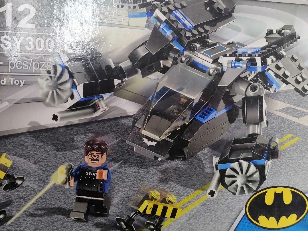 Batman The Bat with Police Commissioner Gordon minifigs box set ...