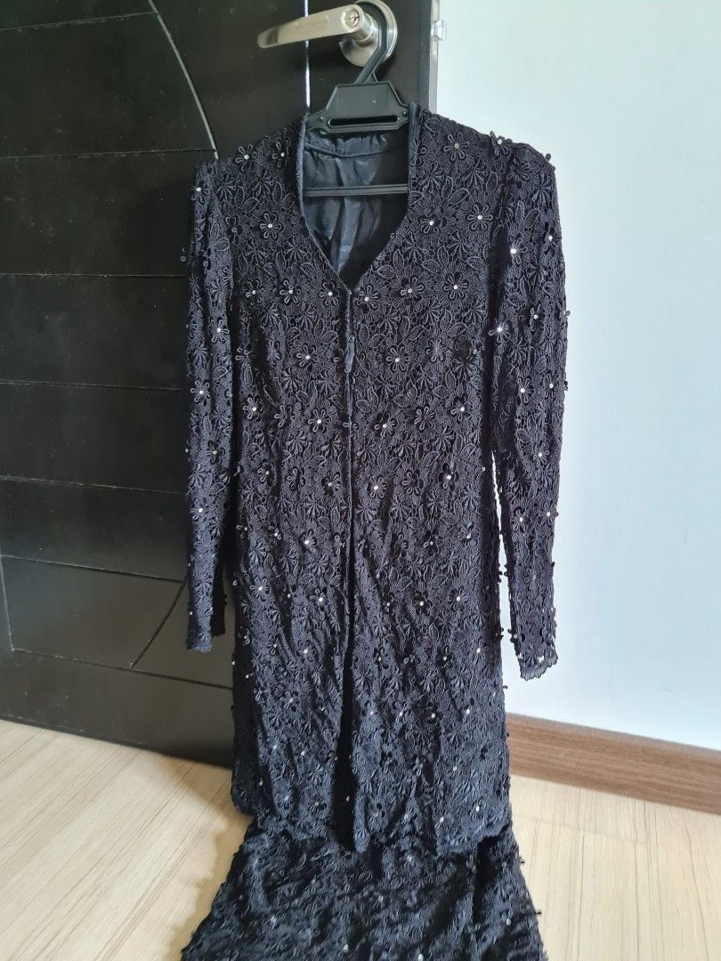 Black lace kebaya custom, Women's Fashion, Muslimah Fashion, Baju ...
