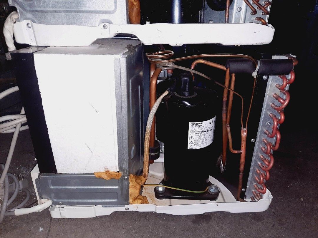 BNEW MALL PULL OUT AIRCON 1HP, TV & Home Appliances, Air Conditioning ...