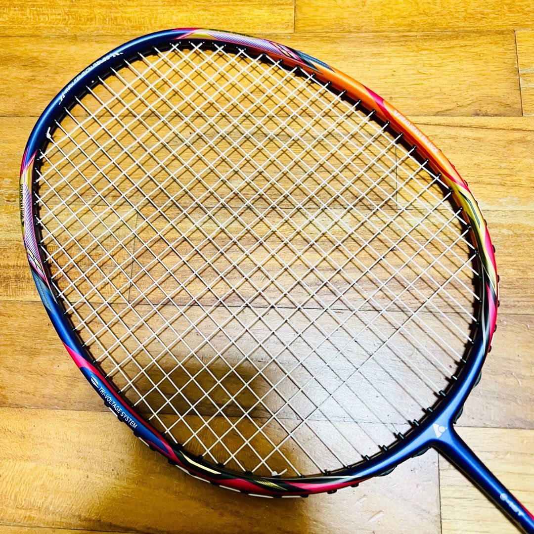 [Bundle] Brand New Kepot Transcend 900 5U Badminton Racket strung with ...