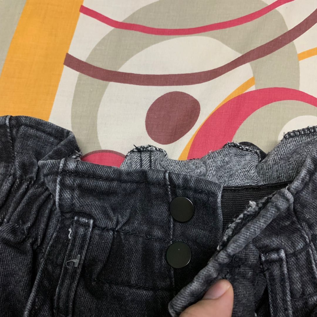 Celana Super Highwaist Ruffle PaperBag Black Washed Mom Jeans ...