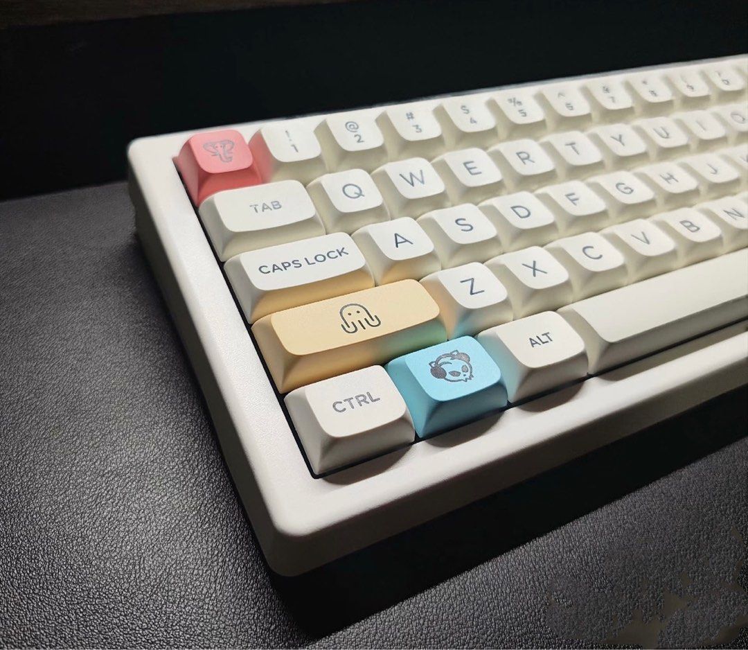 Custom Mechanical Keyboard - 65% wireless thocks, Computers & Tech, Parts & Accessories ...