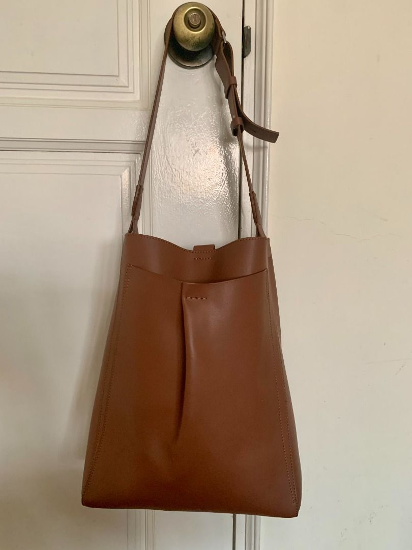 Everlane Cognac Brown Minimalist Tote Bucket Bag, Women's Fashion, Bags ... Everlane Cognac Brown Minimalist Tote Bucket Bag, Women's Fashion, Bags ...