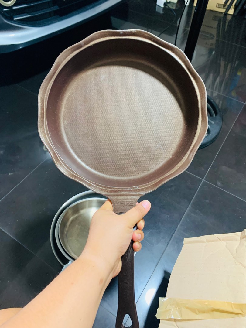 FLOWERPAN RISEN FRYING PAN 28CM, Furniture & Home Living, Kitchenware ...