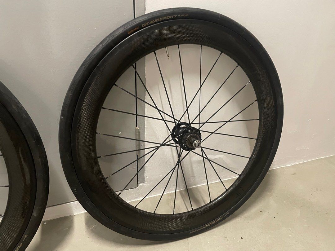 Glossy 60mm carbon wheelset for fixie / track, Sports Equipment ...