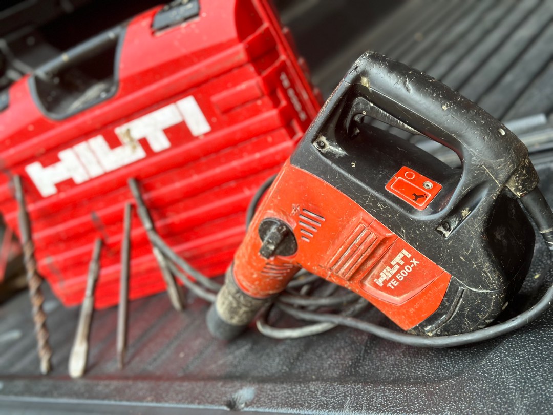 HILTI TE-500X Demolition Hammer with HardCase and 4pcs. chesil ...