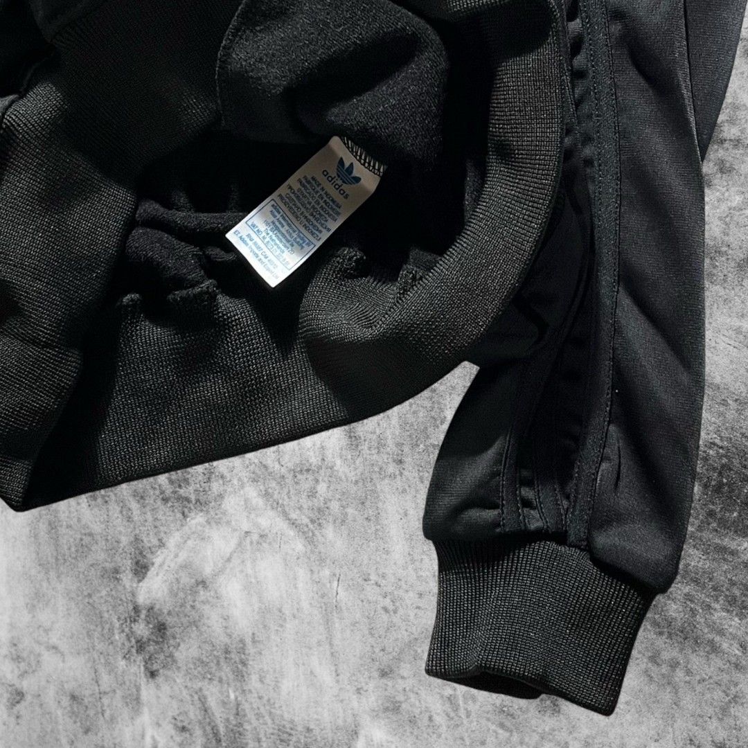 Jaket Tracktop Adidas X Pharrell Williams Hitam, Fesyen Pria, Pakaian , Baju Luaran di Carousell