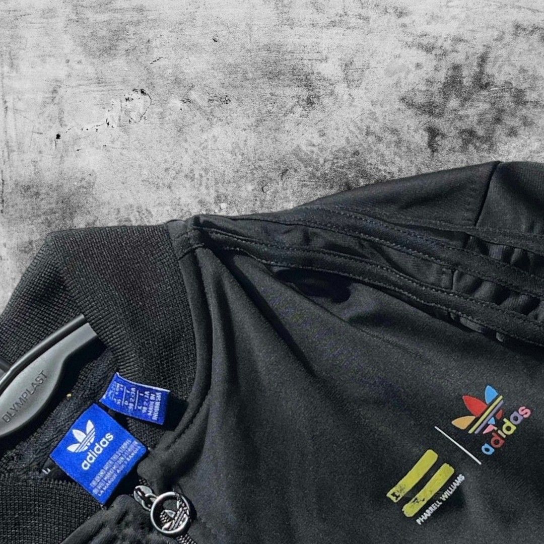 Jaket Tracktop Adidas X Pharrell Williams Hitam, Fesyen Pria, Pakaian , Baju Luaran di Carousell