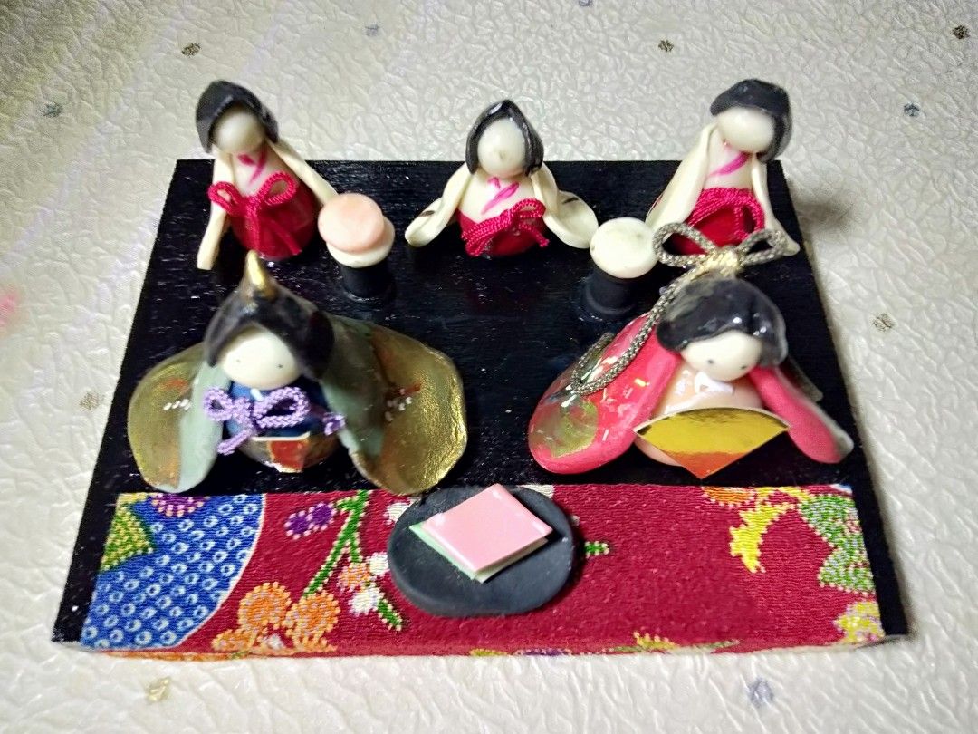 Japanese Hinamatsuri Dolls ( Doll's Day / Girls Day Dolls ) In a Wooden ...