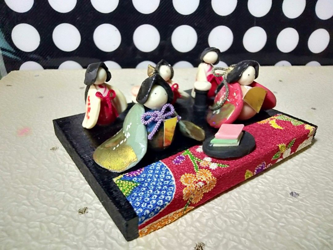 Japanese Hinamatsuri Dolls ( Doll's Day / Girls Day Dolls ) In a Wooden ...