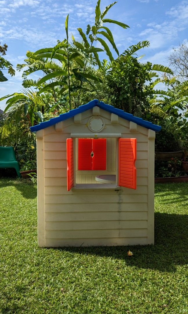 Little Tikes House (front door missing), Hobbies & Toys, Toys & Games ...
