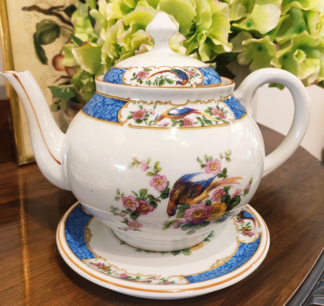 Lovely Vintage Tea pot with teapot stand, Furniture & Home Living ...
