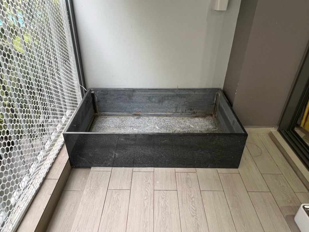 Mable fish pond base, Pet Supplies, Homes & Other Pet Accessories on ...