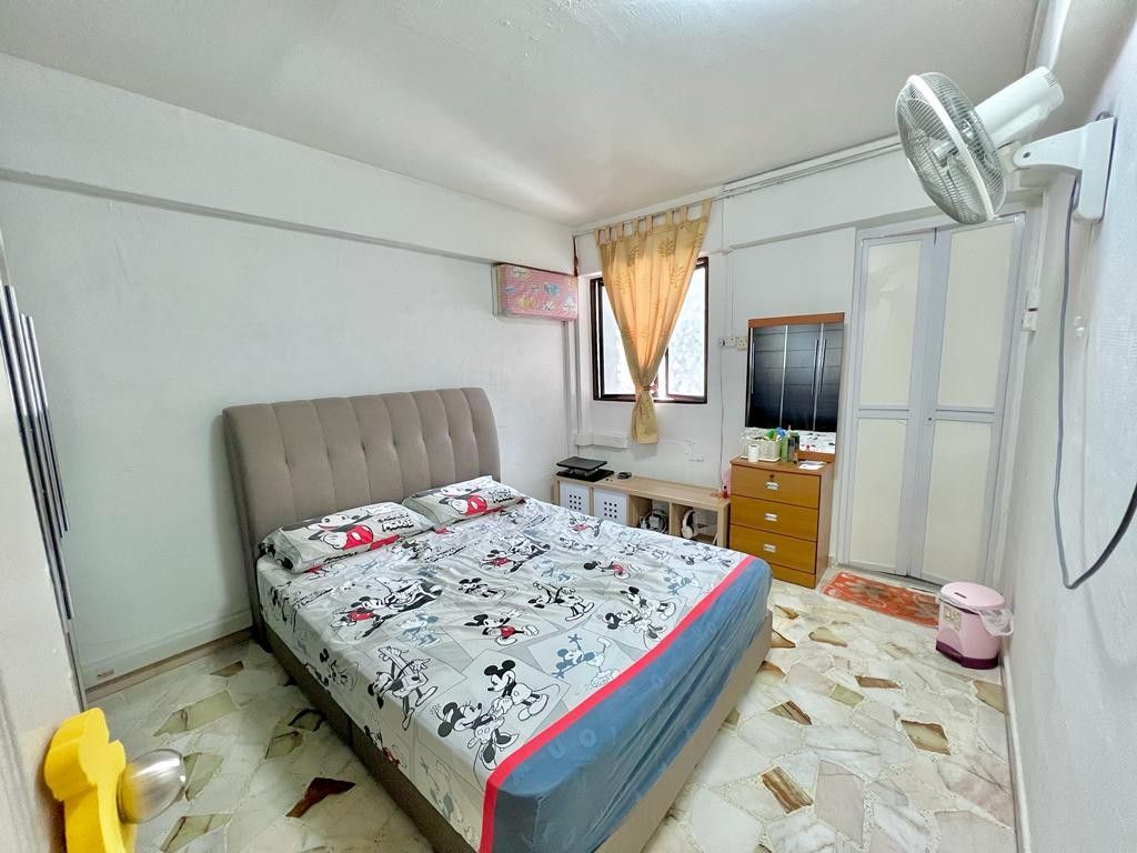 Master Bed Room near Serangoon MRT, Property, Rentals, HDB on Carousell
