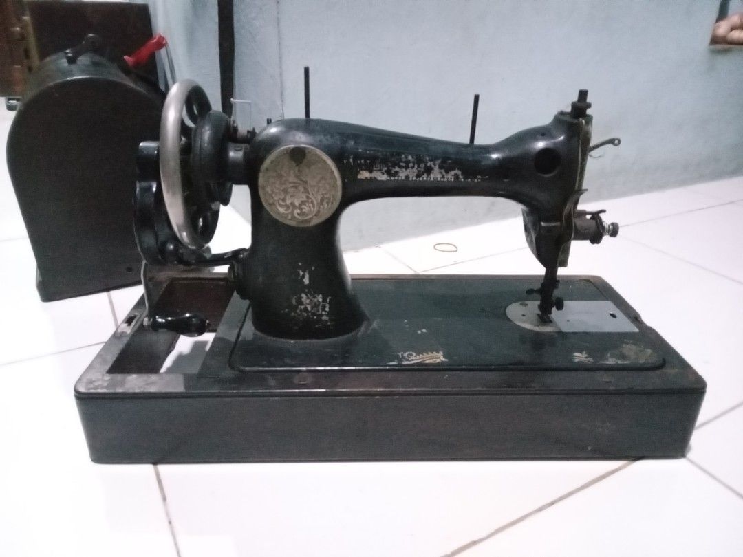 Mesin jahit engkol SINGER klasik koleksi antik kuno dekorasi vintage ...