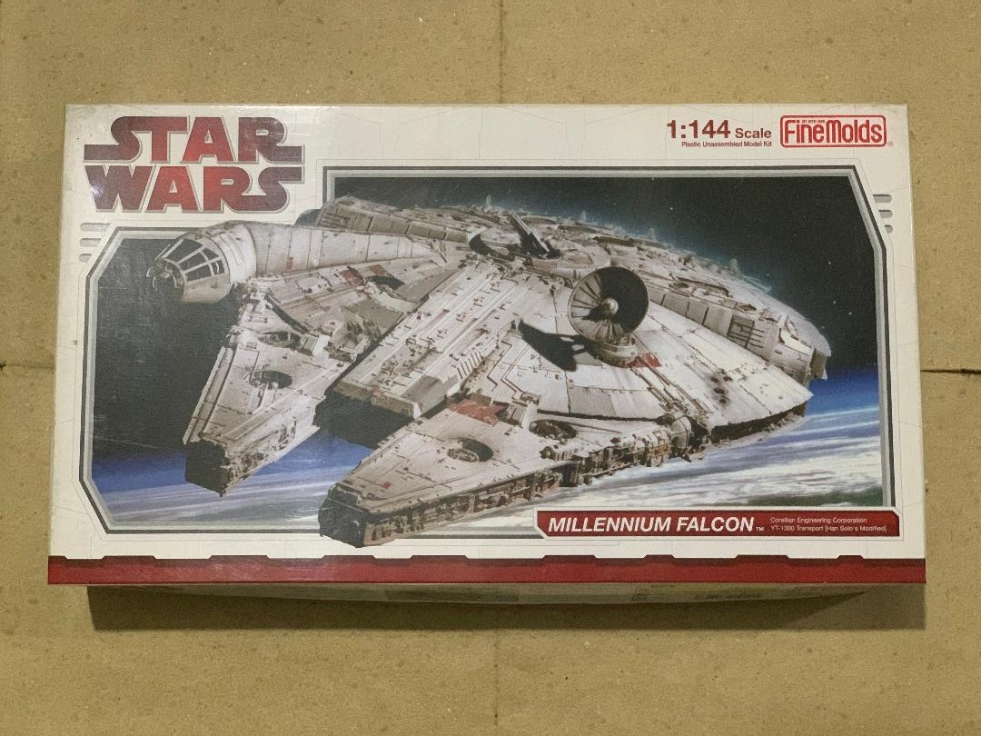 Model Kit: FINE MOLDS: 1:144 Scale: STAR WARS Millennium Falcon ...