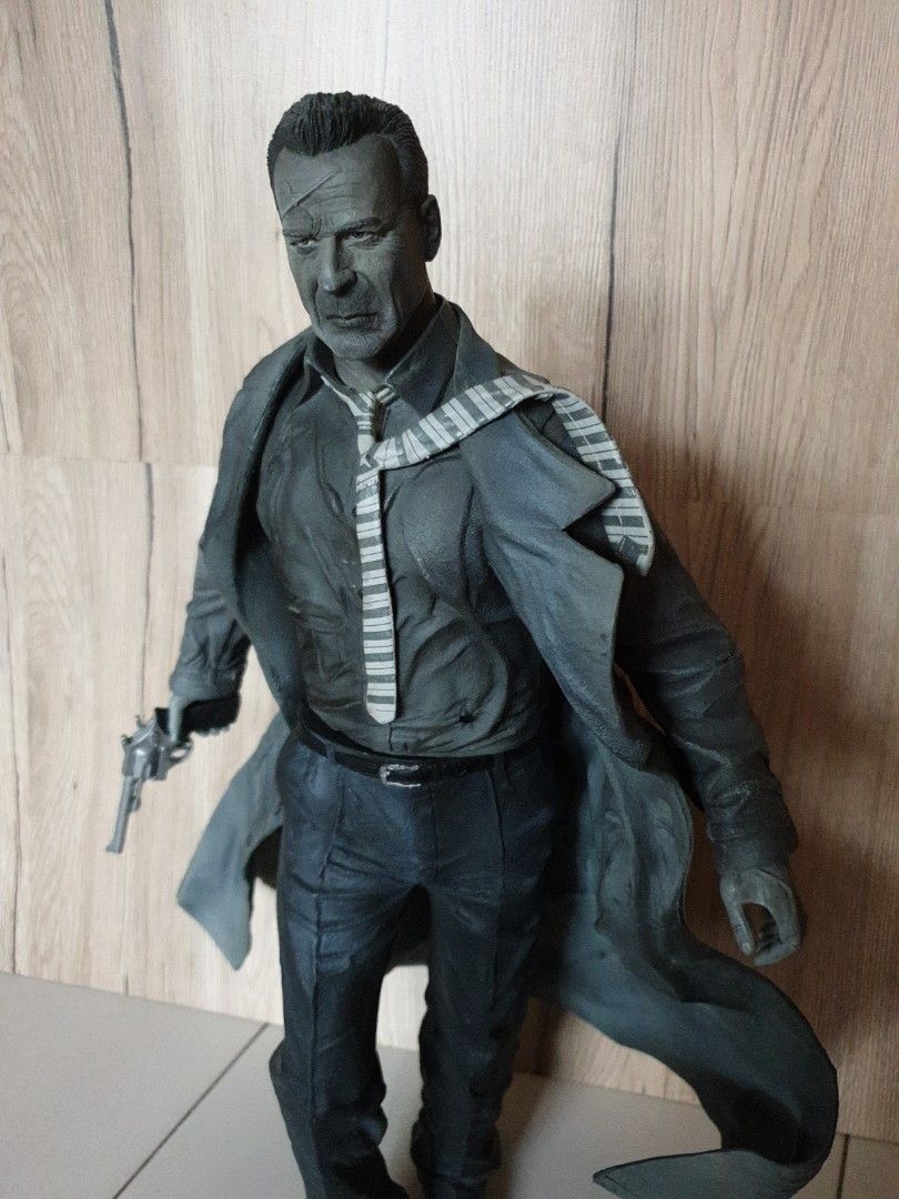 NECA BIG SCALE FIGURE, Hobbies & Toys, Collectibles & Memorabilia ...