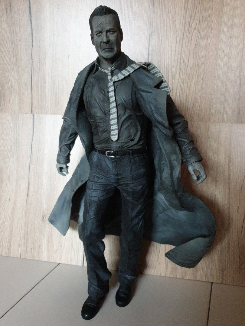 NECA BIG SCALE FIGURE, Hobbies & Toys, Collectibles & Memorabilia ...