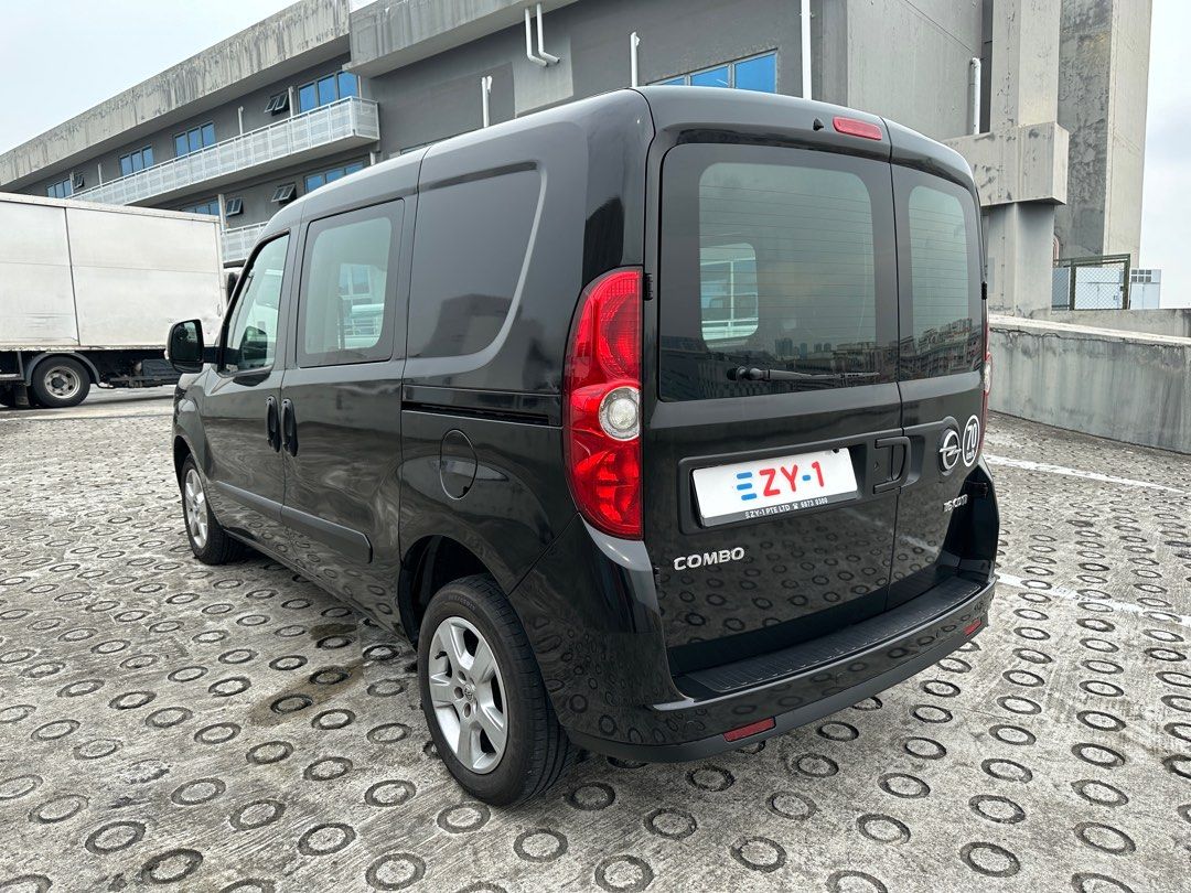 Opel Combo 1.6 Manual, Cars, Commercial Vehicles, Used on Carousell
