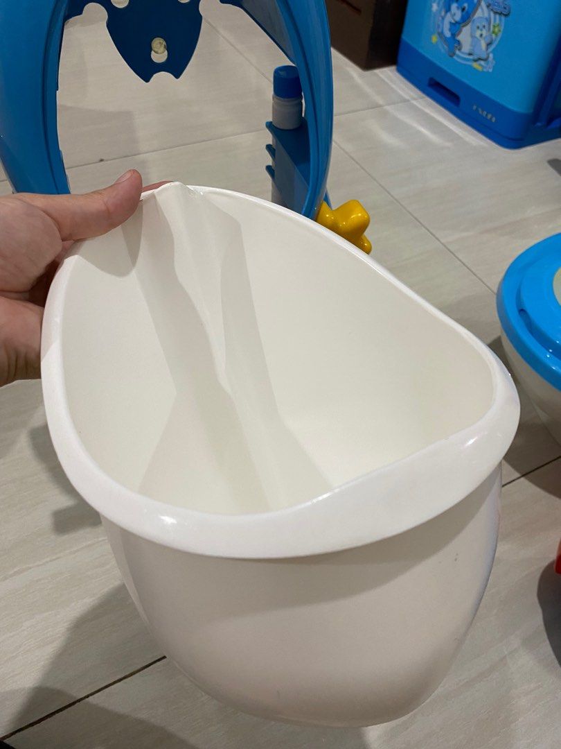PENGUIN URINAL AGABANG GALLERY, Bayi & Anak, Lainnya di Carousell PENGUIN URINAL AGABANG GALLERY, Bayi & Anak, Lainnya di Carousell