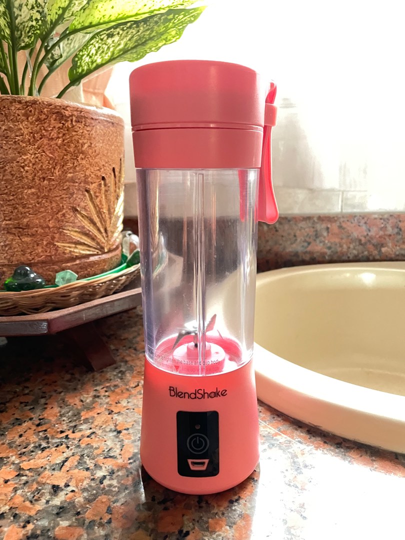 Portable pink blender on Carousell