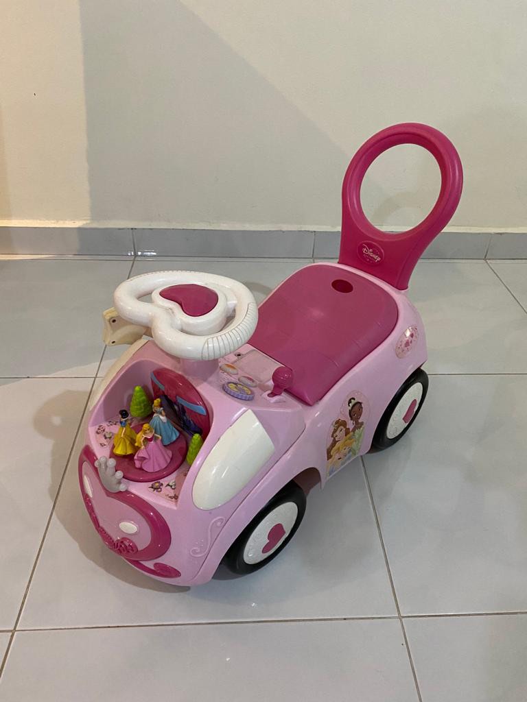 Princess car, Hobbies & Toys, Toys & Games on Carousell