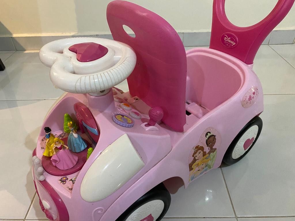 Princess car, Hobbies & Toys, Toys & Games on Carousell