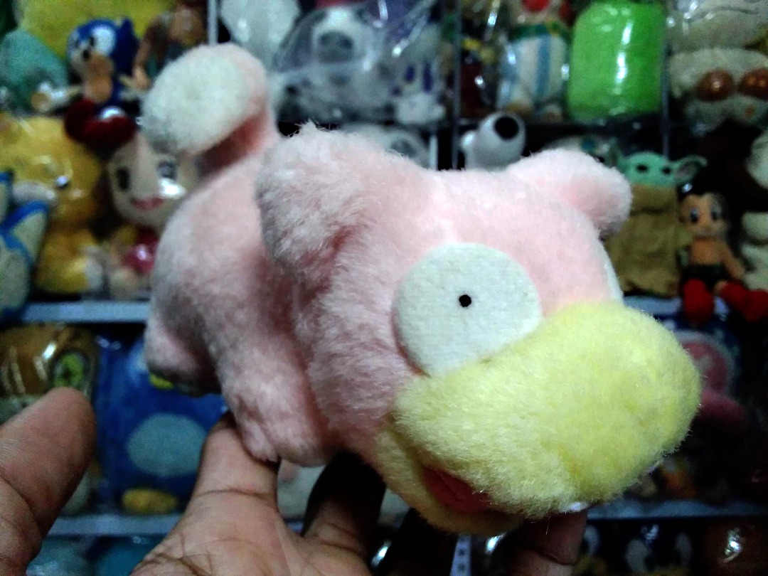 RARE and Vintage 6-Inch 2001 Fuzzy Slowpoke Pokemon Plush Toy (Tomy) on ...