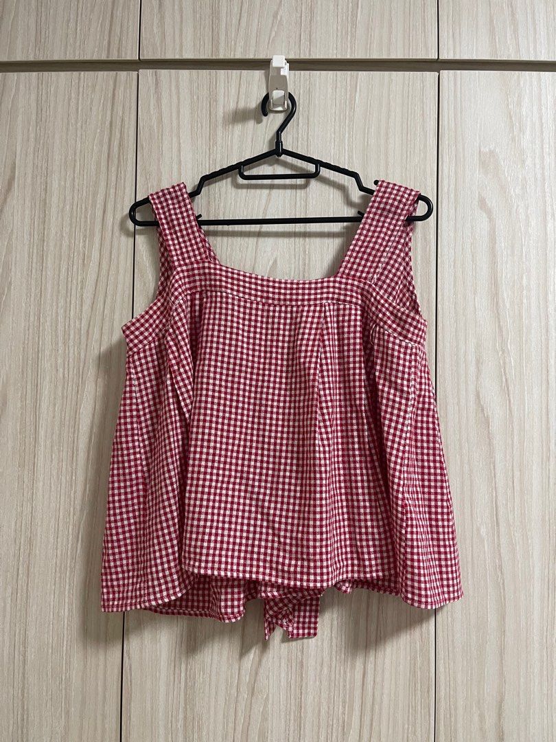 Red and white checkered top, Women's Fashion, Tops, Sleeveless on Carousell
