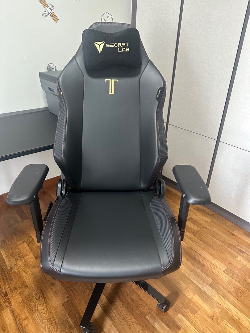 Secretlab gaming chair for sales, Furniture & Home Living, Furniture ...