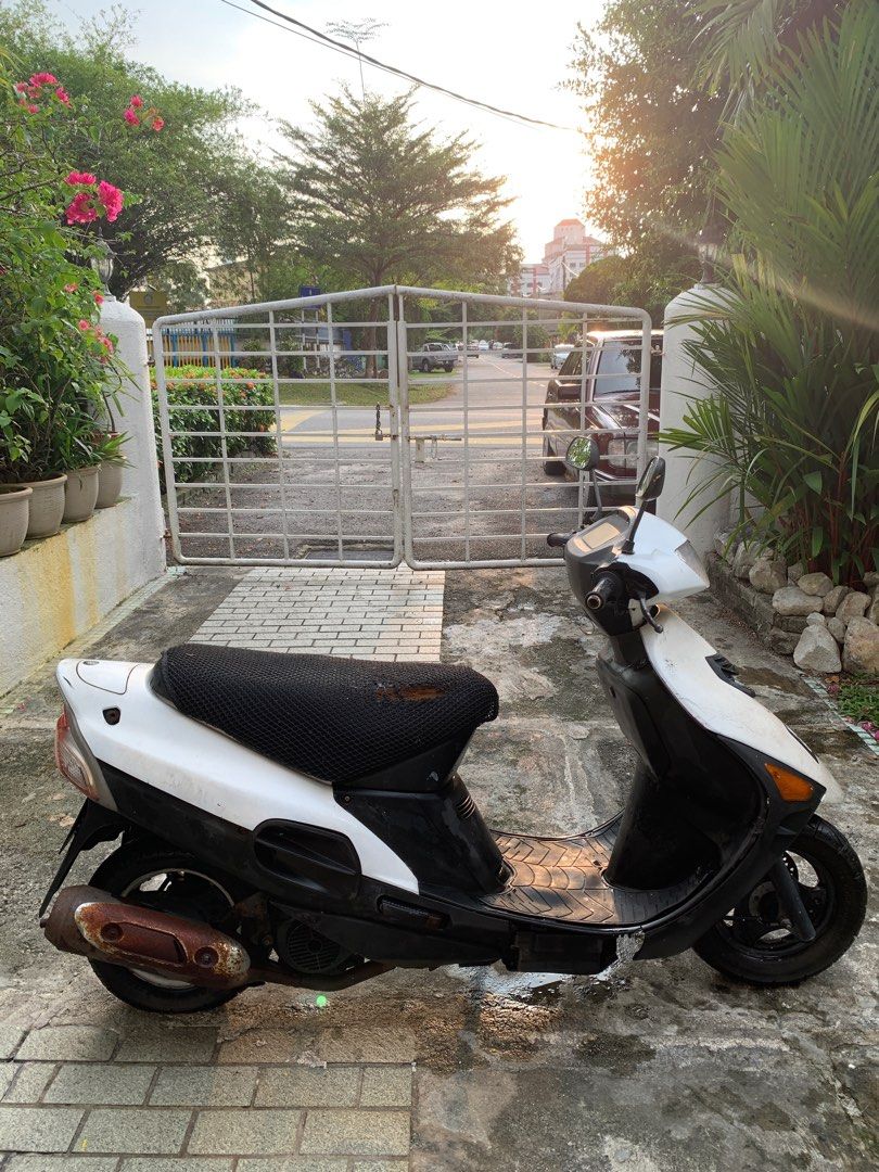 Suzuki VS150 White Machine, Motorbikes on Carousell