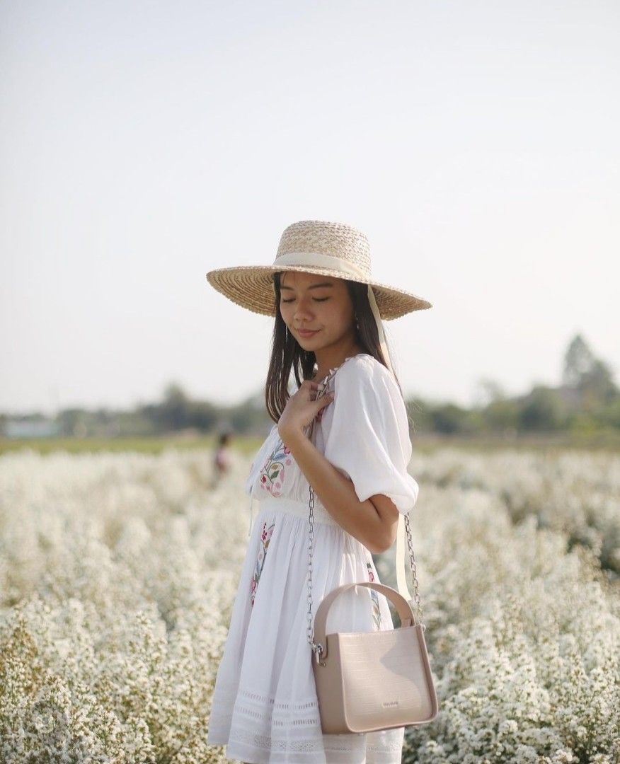 Tallulah Mini Sadie Bag in Sand, Women's Fashion, Bags & Wallets ...