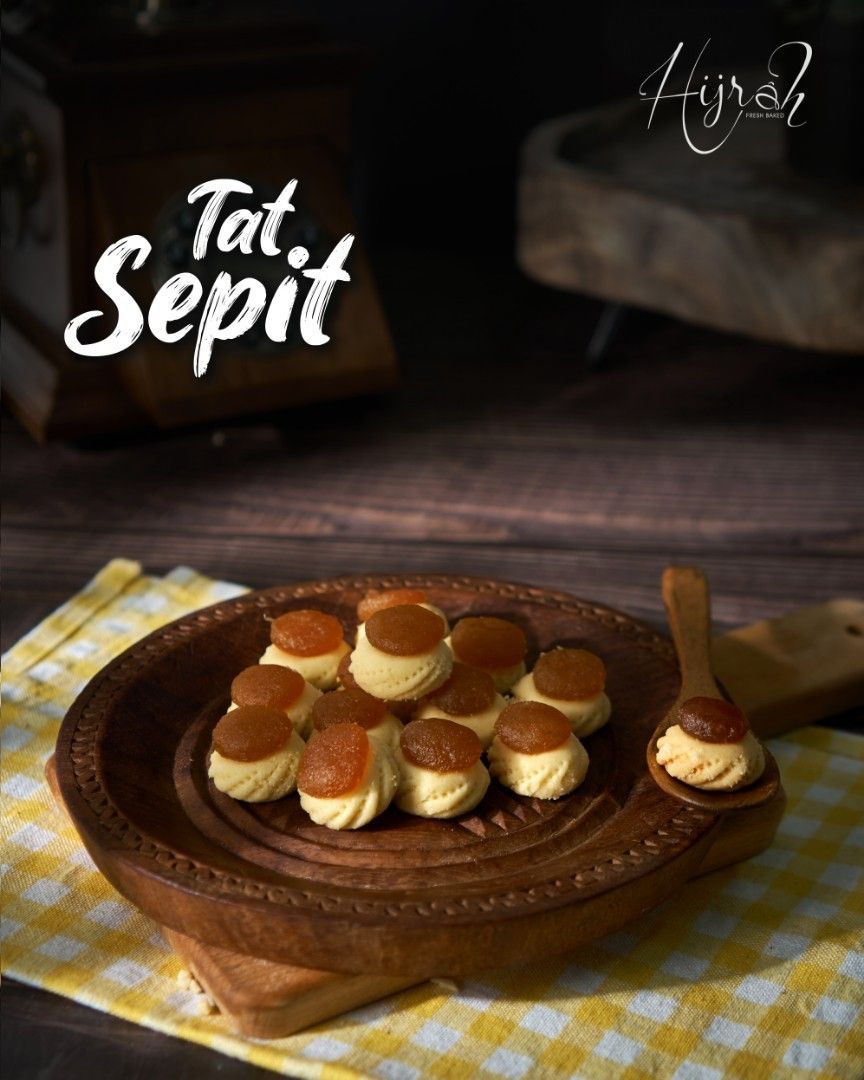 Kuih raya Tart sepit, Food & Drinks, Homemade Bakes on Carousell