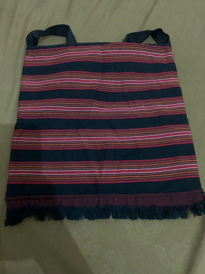 Tas motif garis merah, Fesyen Wanita, Tas & Dompet di Carousell