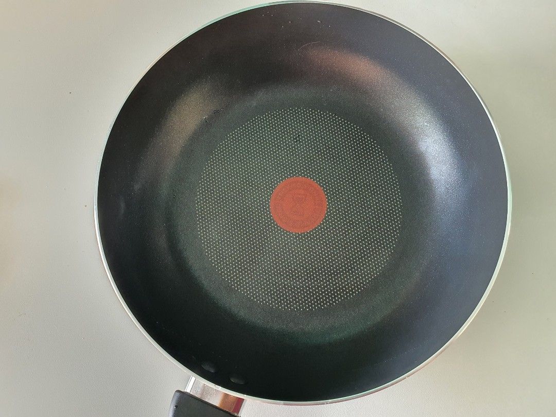 Tefal Fry Pan 26cm, TV & Home Appliances, Kitchen Appliances, BBQ, Grills & Hotpots on Carousell